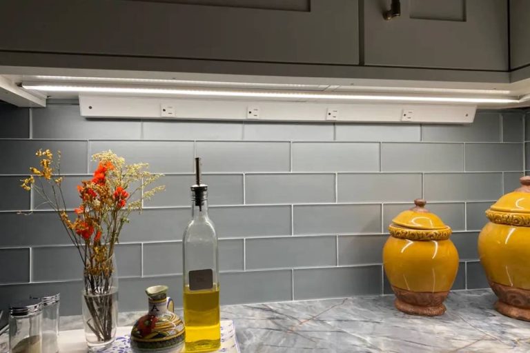 The Art of Choosing the Right Angled Power Strips - DonsBulbs Lighting ...
